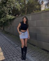 Looks anos 2000: 22 inspirações para conhecer a tendência