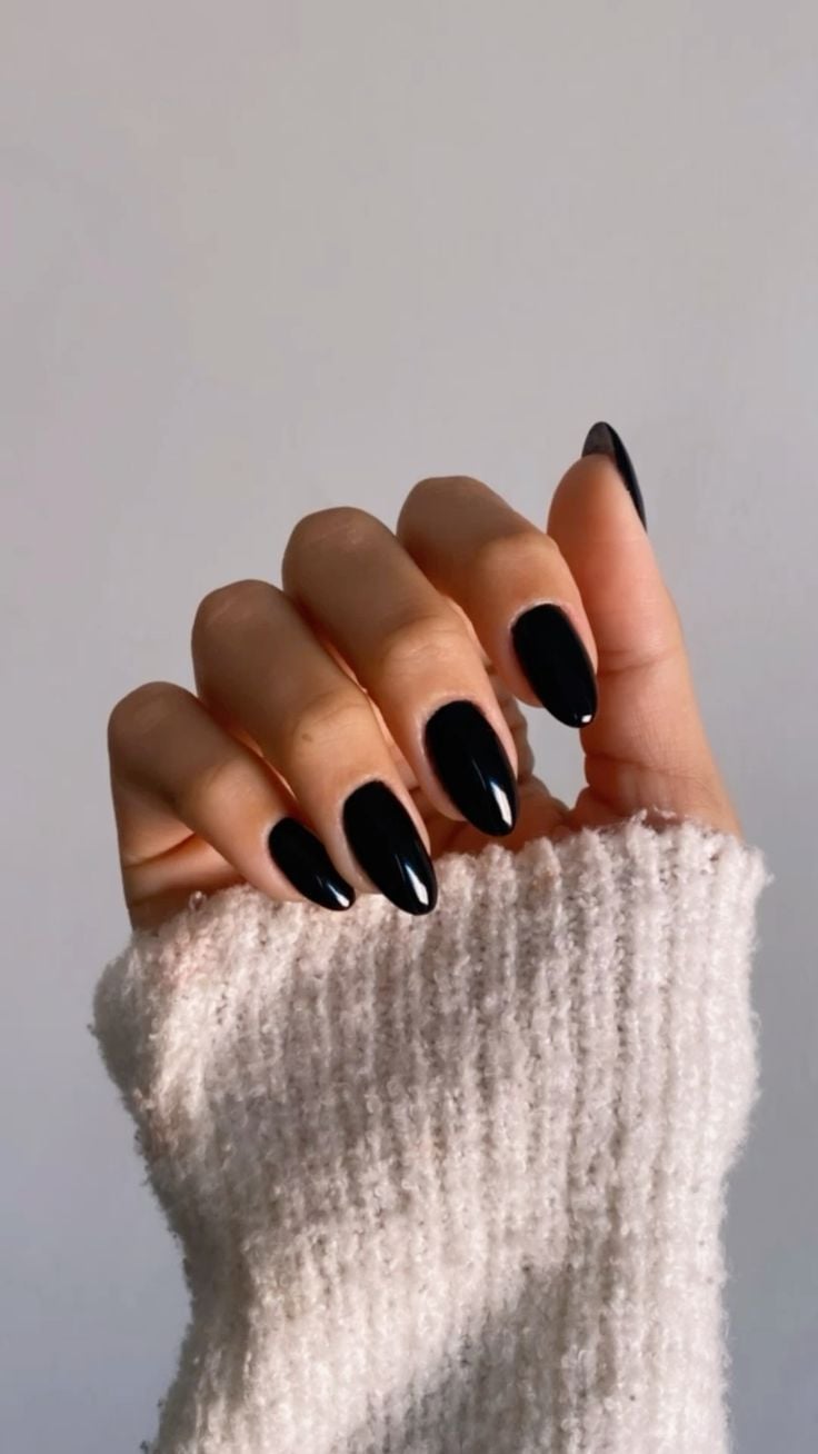 Unha preta elegante: 7 inspirações para apostar e arrasar