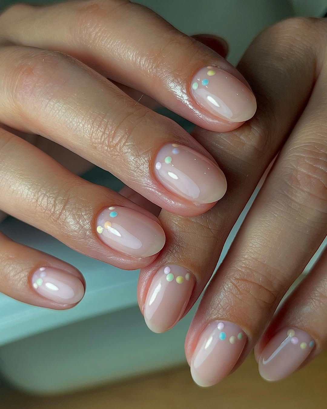 Unhas simples para fazer em casa: 3 designs práticos e fáceis de reproduzir